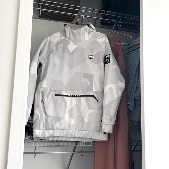 Jackets & Coats | Montec Pull Over Snowboarding Jacket Size Small ...